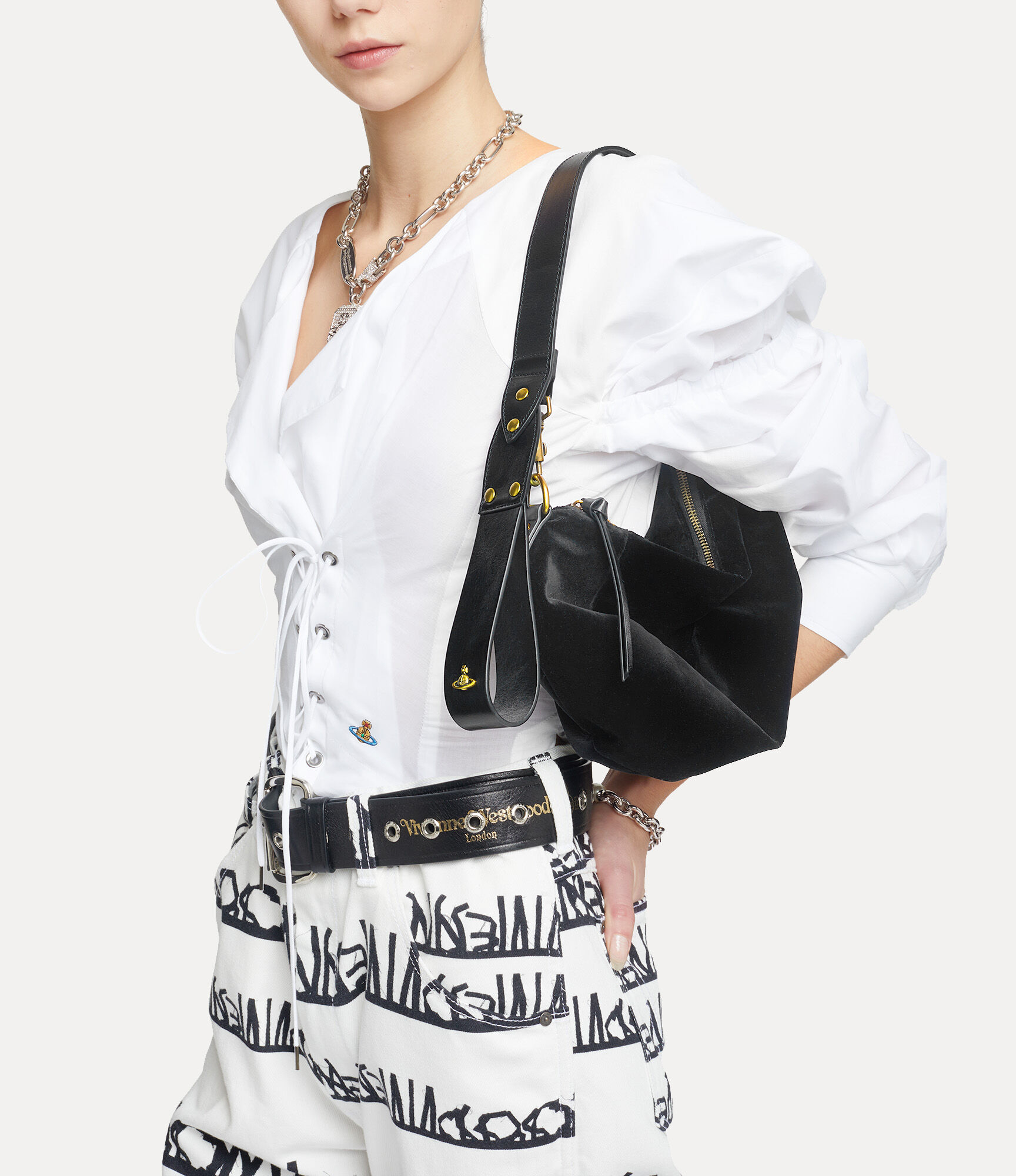 Small Agnes Shoulder Bag in BLACK | Vivienne Westwood®