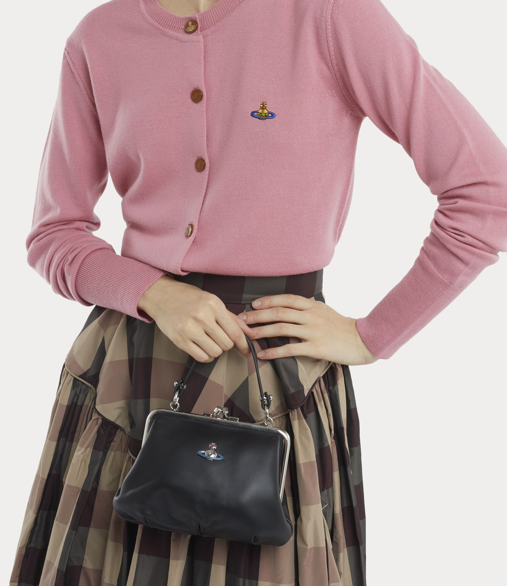 Granny Frame Purse in BLACK | Vivienne Westwood®