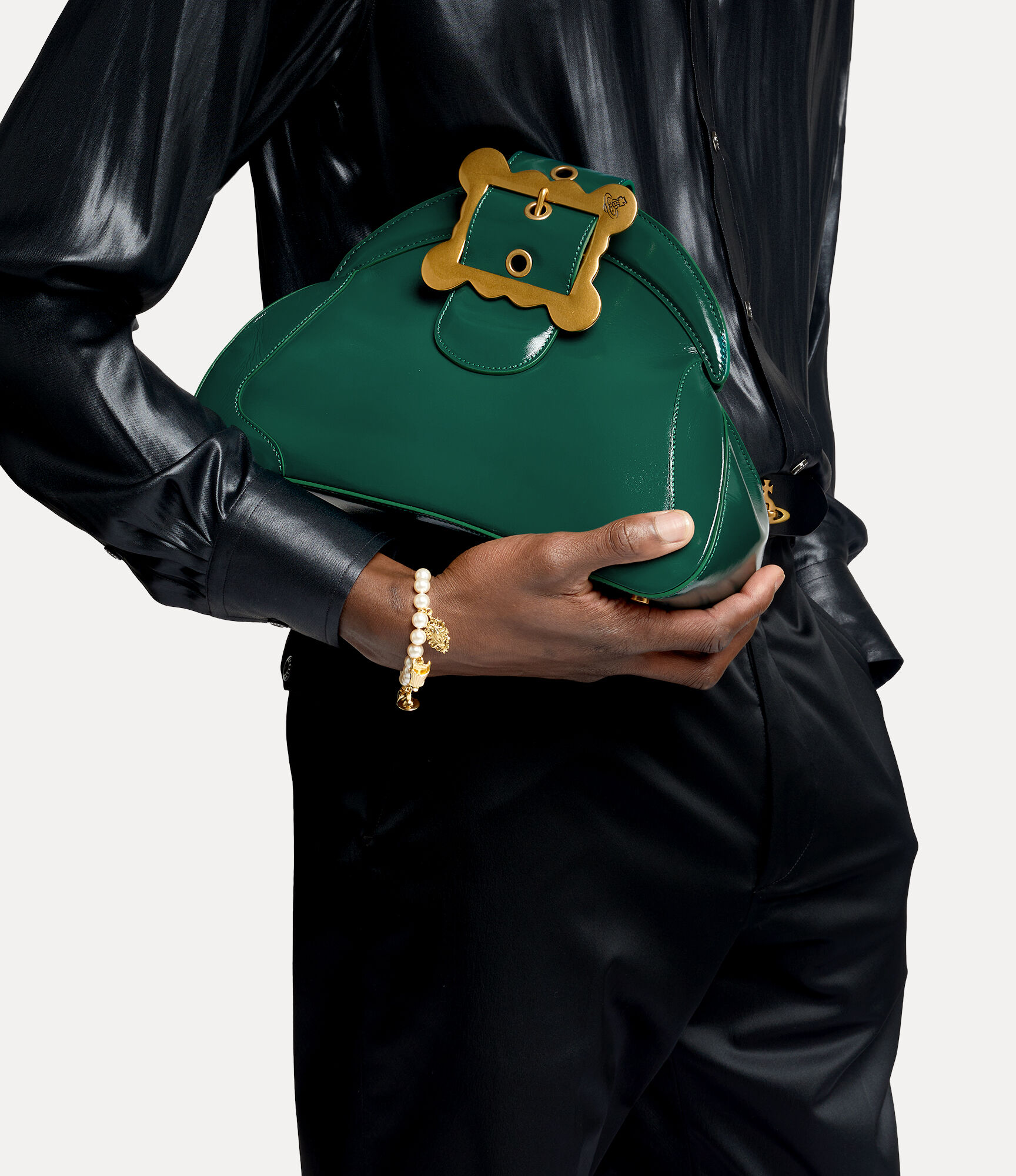Amy Shoulder Bag in GREEN | Vivienne Westwood®