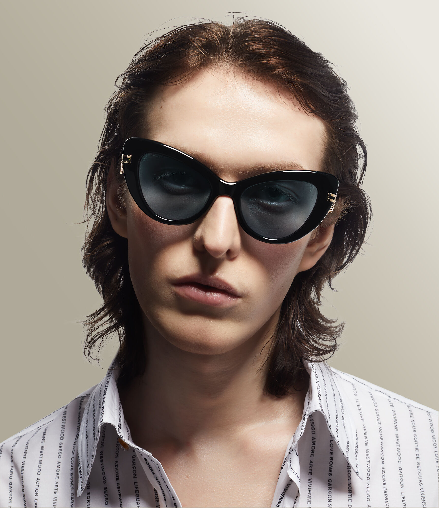 Liza Sunglasses in BLACK | Vivienne Westwood®