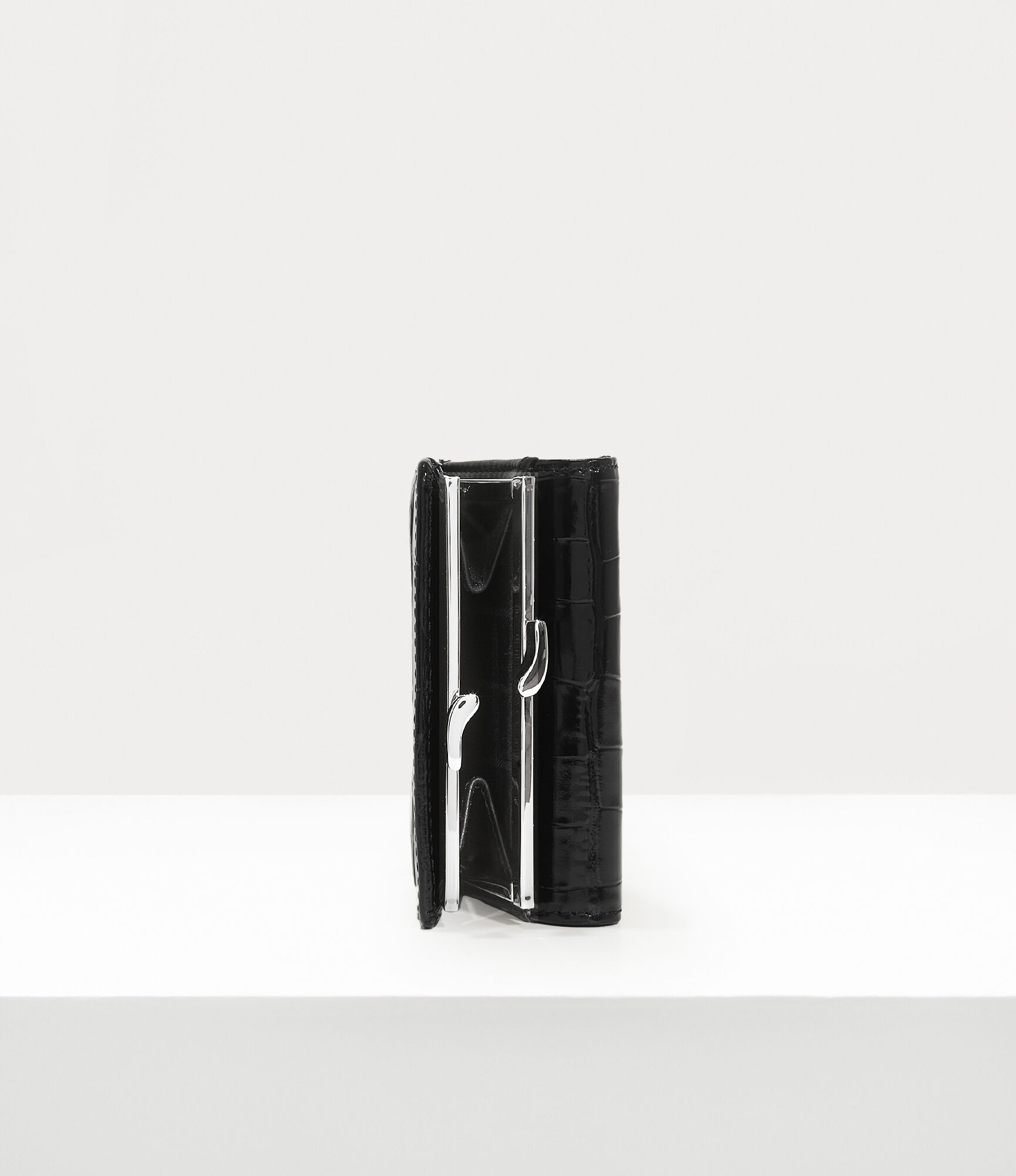 Small Frame Wallet in BLACK | Vivienne Westwood®