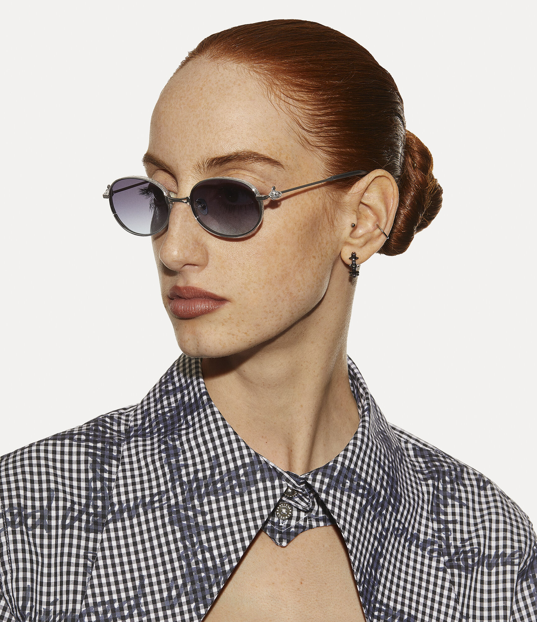 Hardware orb oval sunglasses in SILVER | Vivienne Westwood®