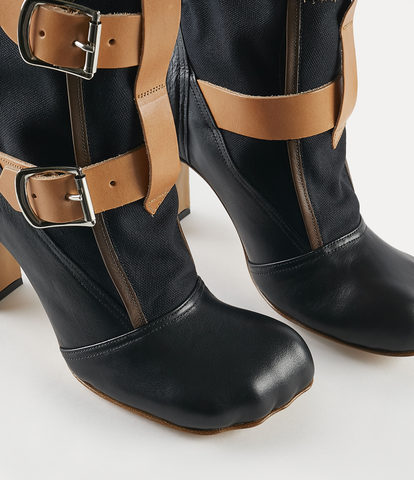 Bondage Boots in BLACK | Vivienne Westwood®