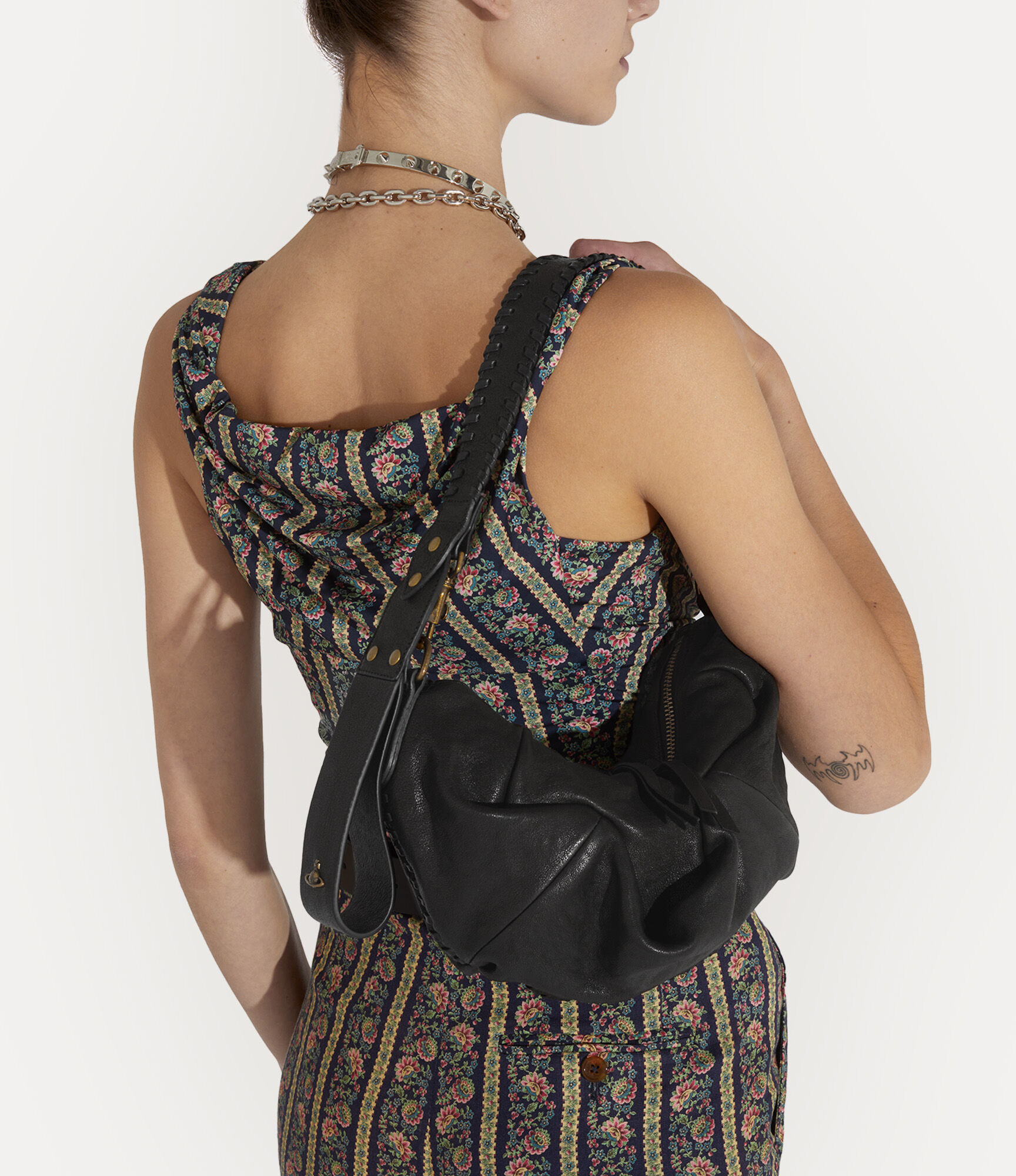 Agnes Small Shoulder bag in BLACK | Vivienne Westwood®