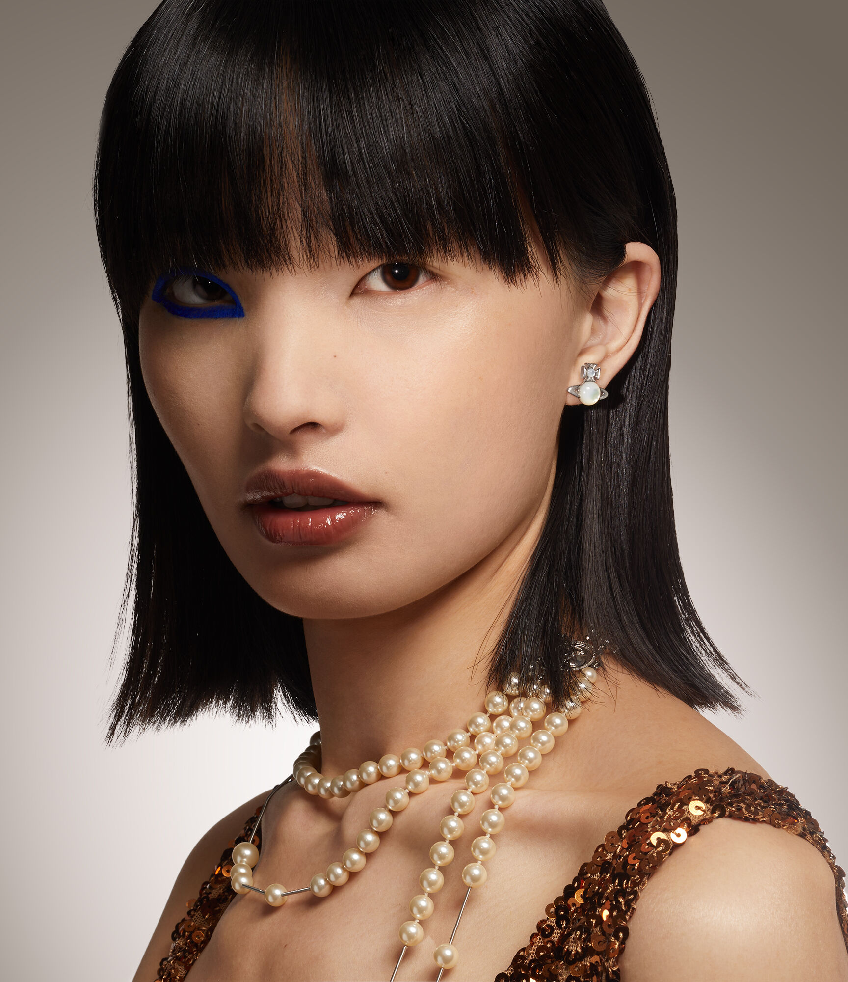 Thomasina Earrings in PLATINUM-WHITE-MOP | Vivienne Westwood®