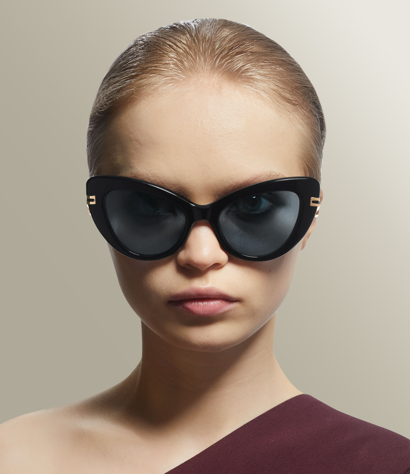 Liza Sunglasses in BLACK | Vivienne Westwood®