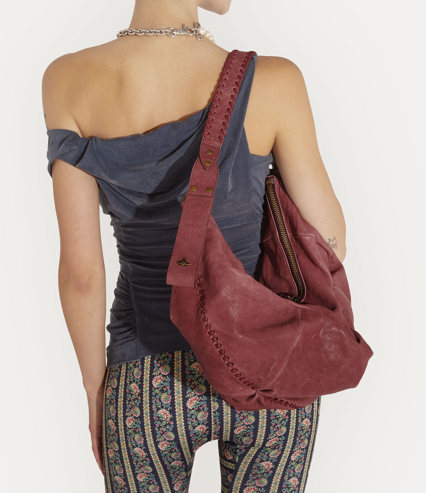 Medium Agnes Shoulder Bag in WINE | Vivienne Westwood®