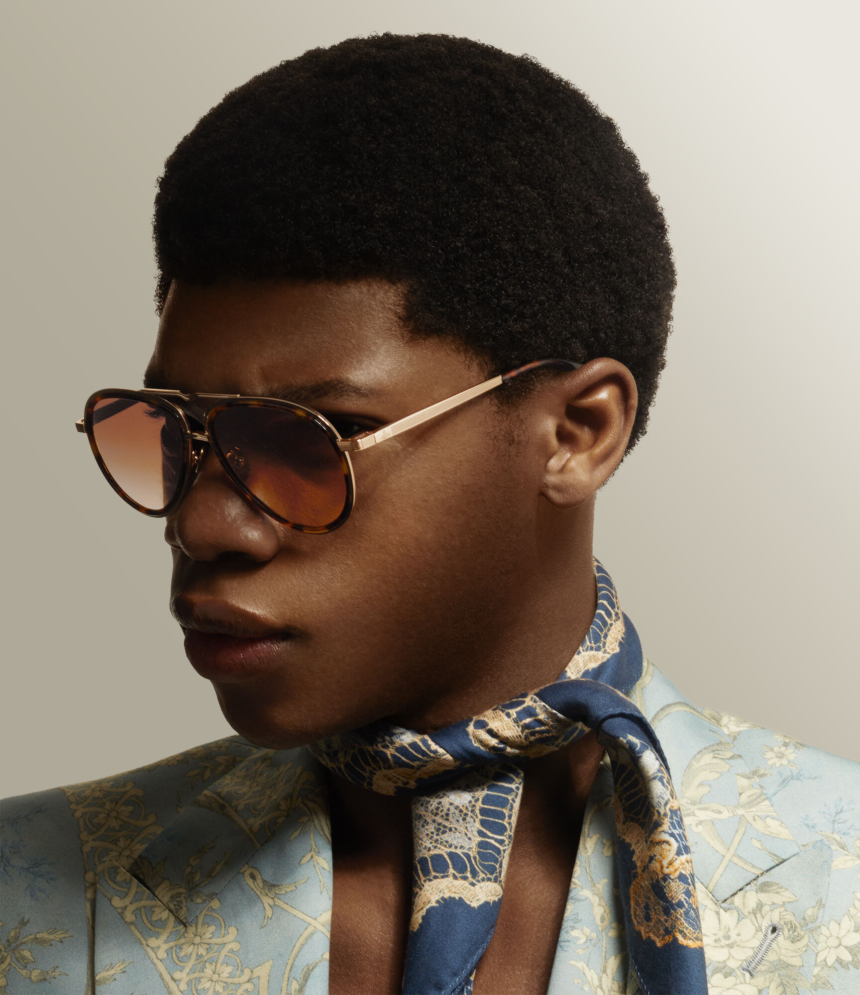 Cale Sunglasses in GOLD | Vivienne Westwood®