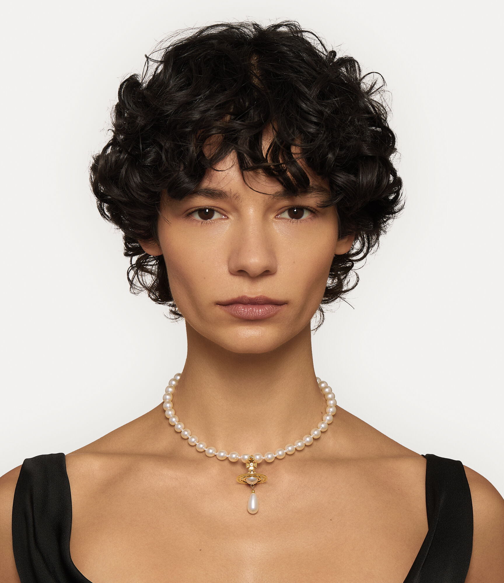One Row Pearl Drop Choker in GOLD-PEARL-MULTI | Vivienne Westwood®