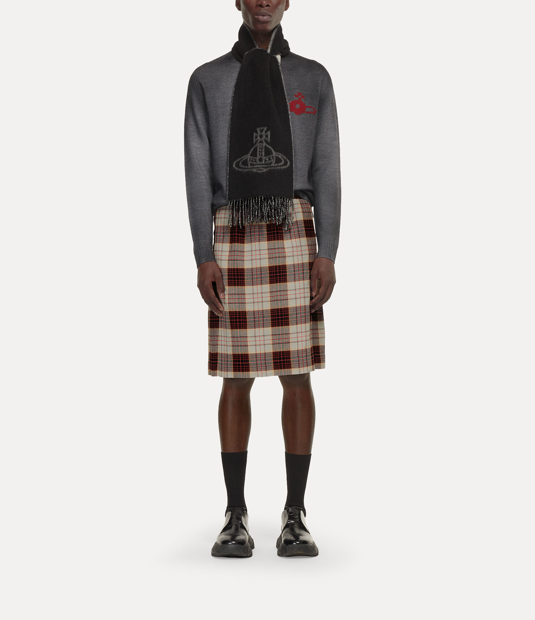 Single Orb Double Scarf in BLACK | Vivienne Westwood®