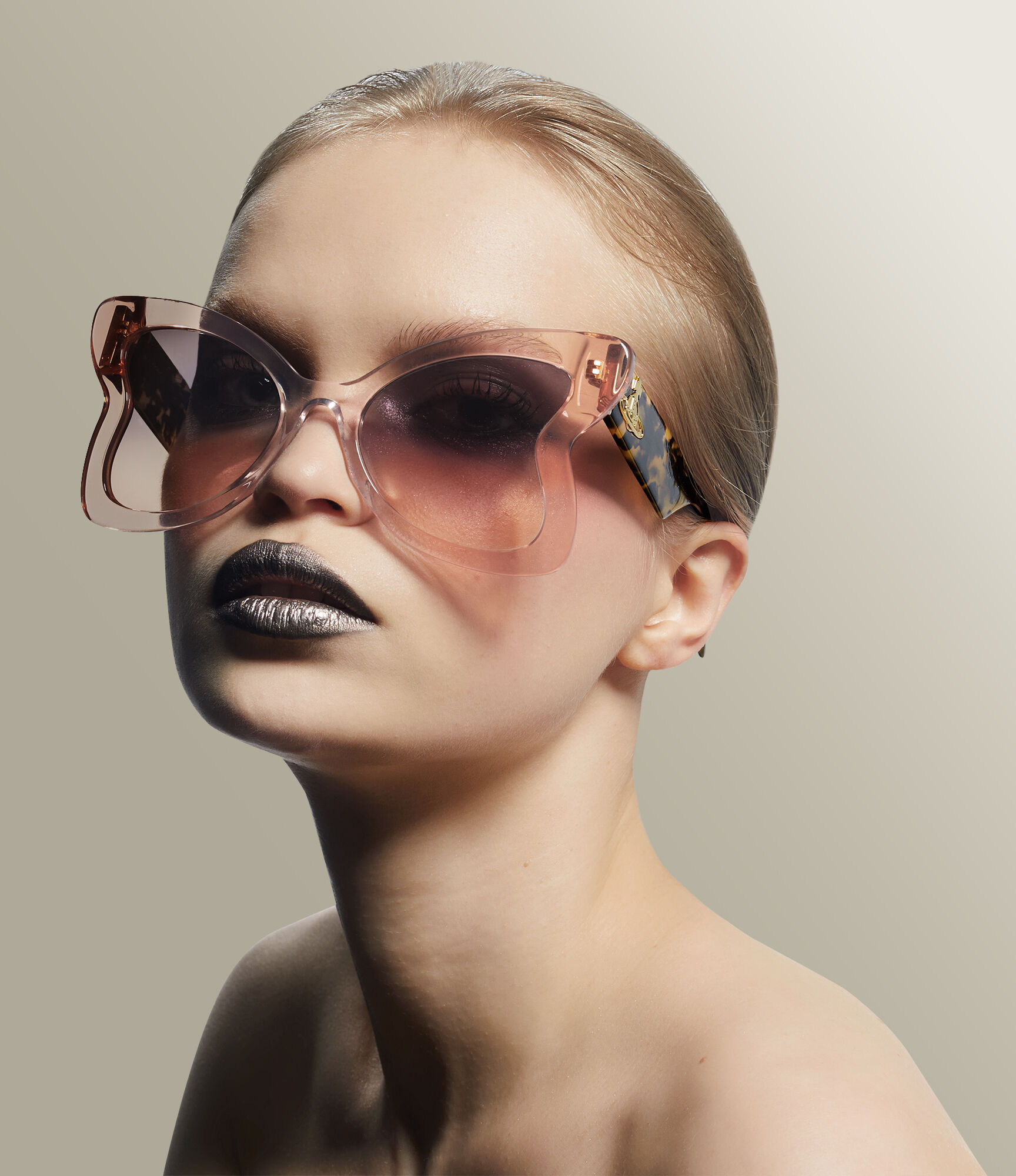 Athalia Sunglasses in CHAMPAGNE-PEACH-GRAD | Vivienne Westwood®